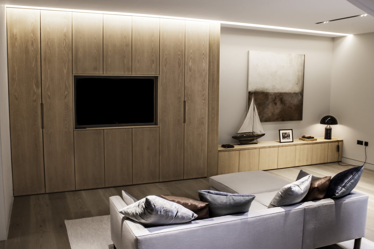 Bespoke TV Media Units Customised to Your Requirements – Call Now